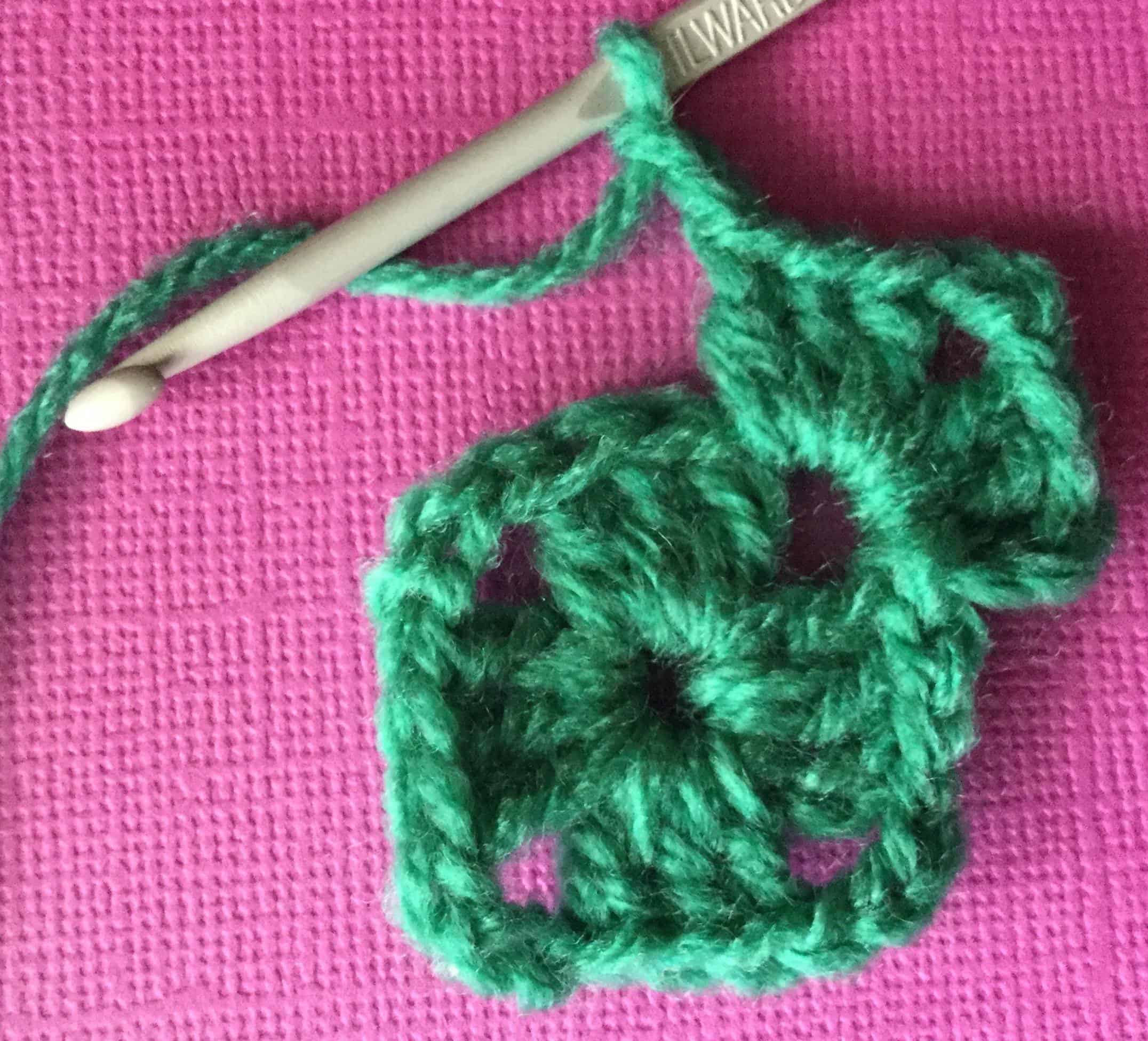 crochet-granny-square-second-row-first-side • Kerri's Crochet