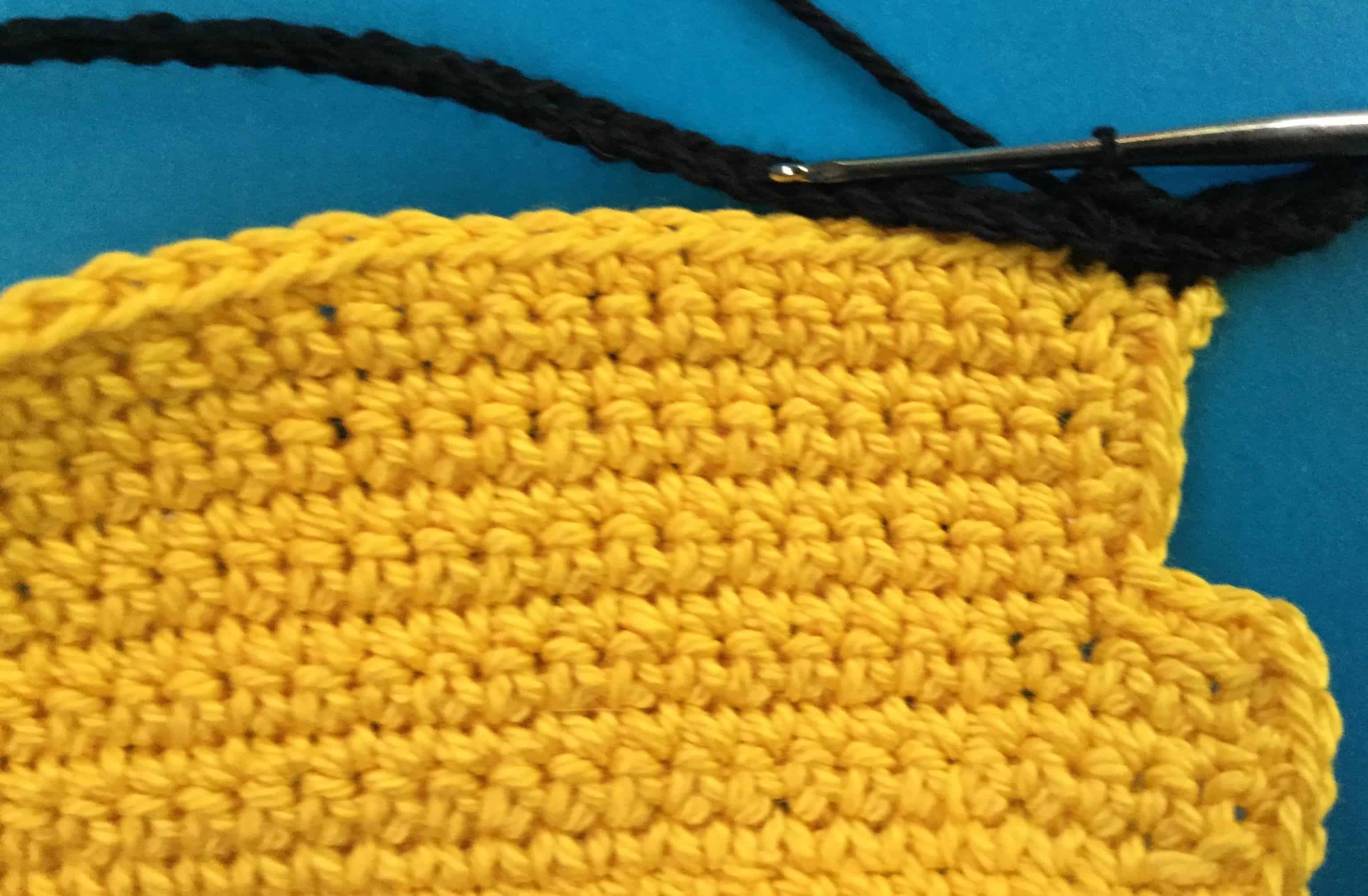 Crochet Pattern for Train Carriage Appliqué • Kerri's Crochet