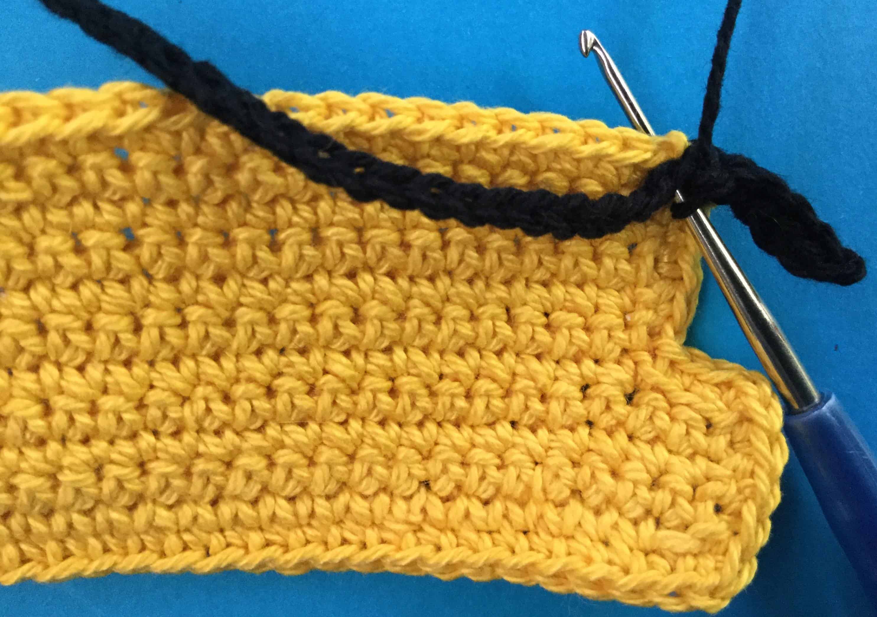 Crochet Pattern for Train Carriage Appliqué • Kerri's Crochet
