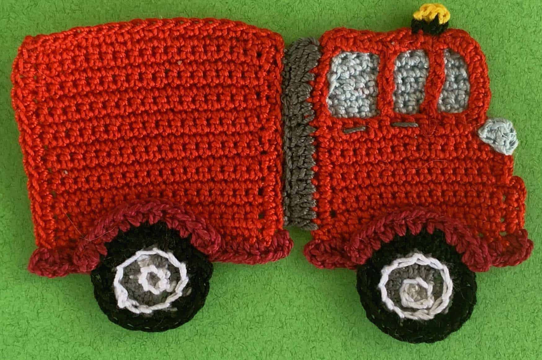 crochet-fire-engine-2-ply-cab-with-wheels • Kerri's Crochet